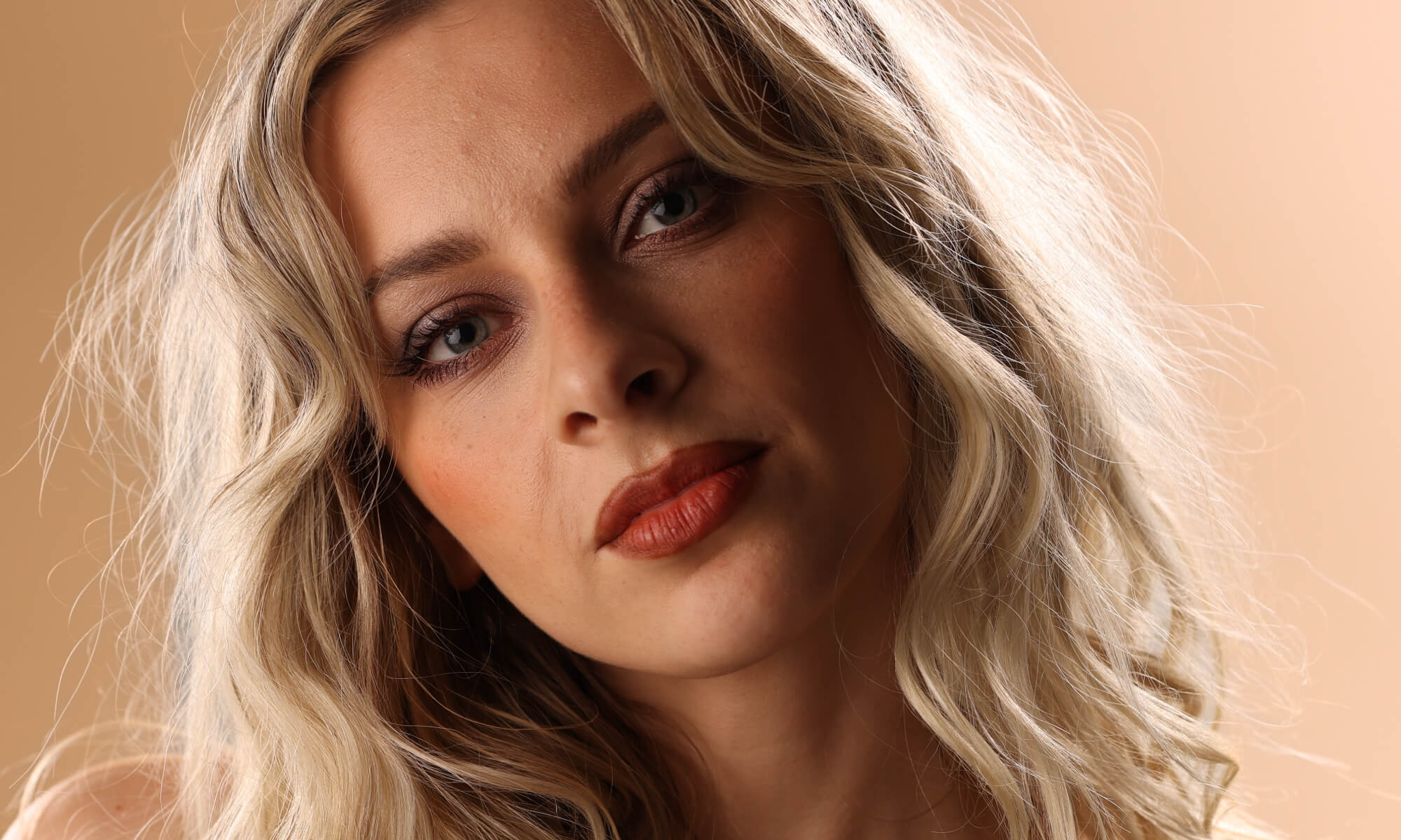 ALIISA SYRJÄ – Warner Music Live