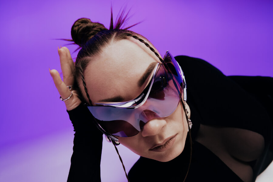 BESS – Warner Music Live